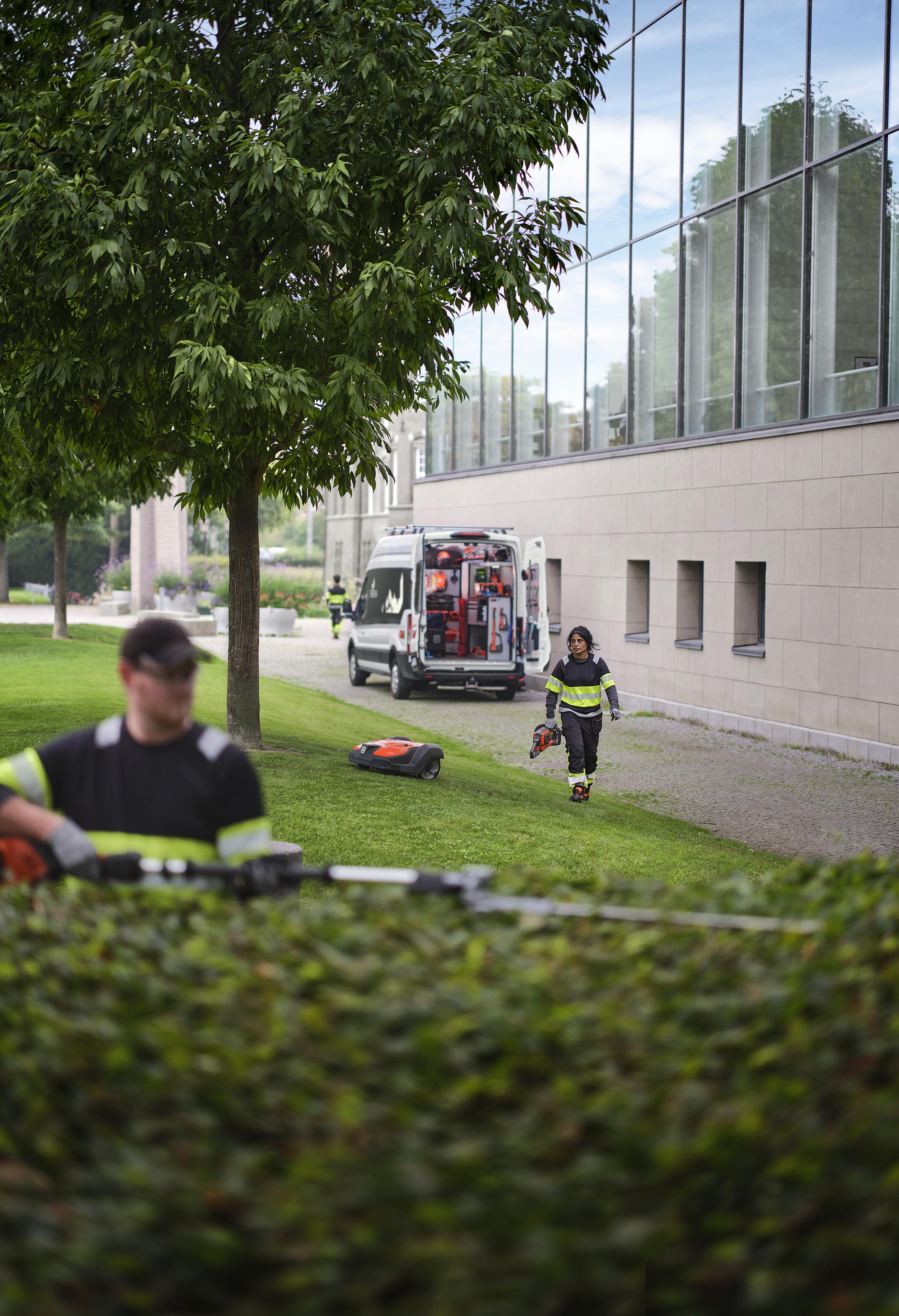 Husqvarna expands its battery-powered professional series